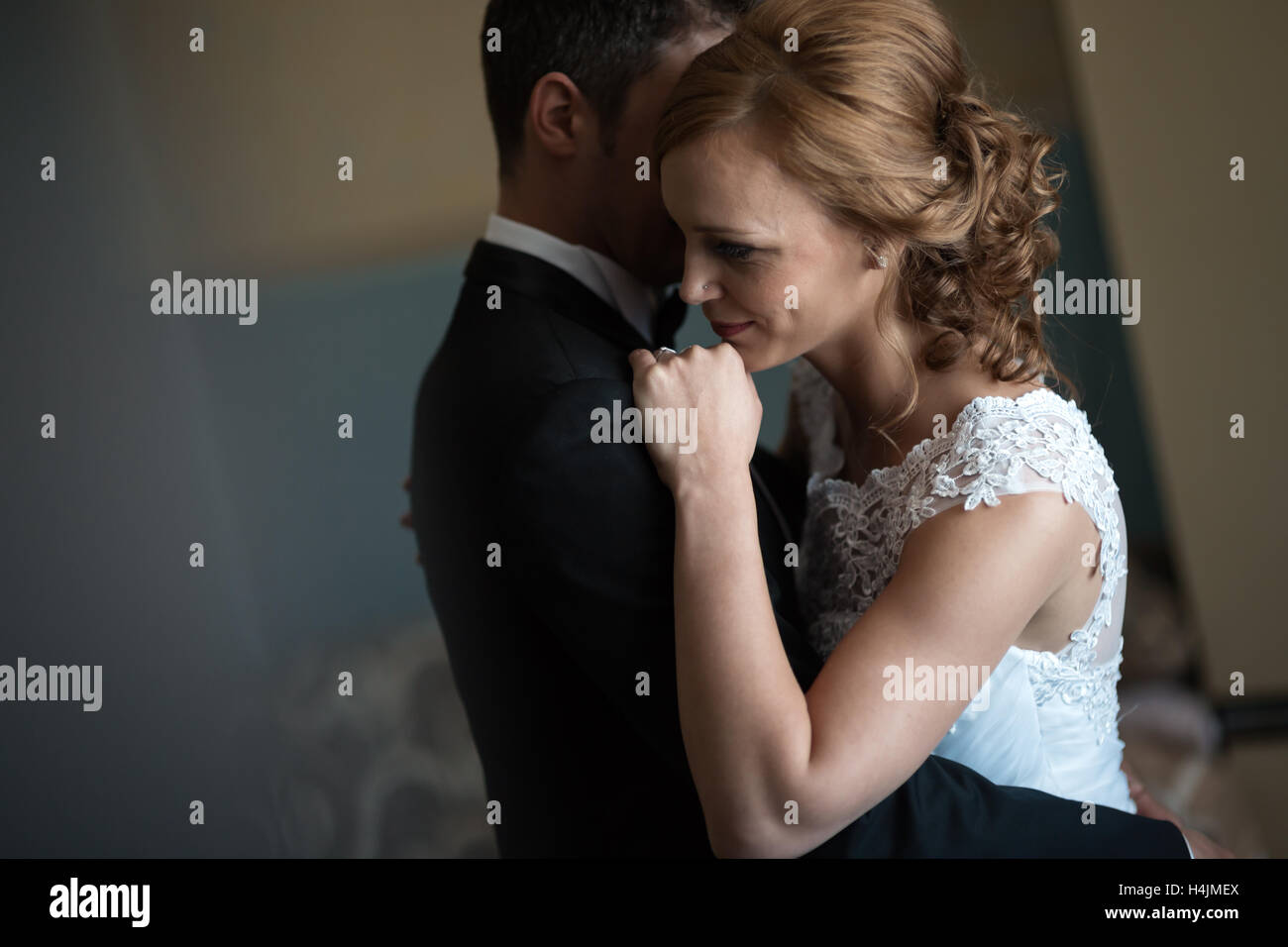 Bride and groom togetherness before ceremony Stock Photo - Alamy