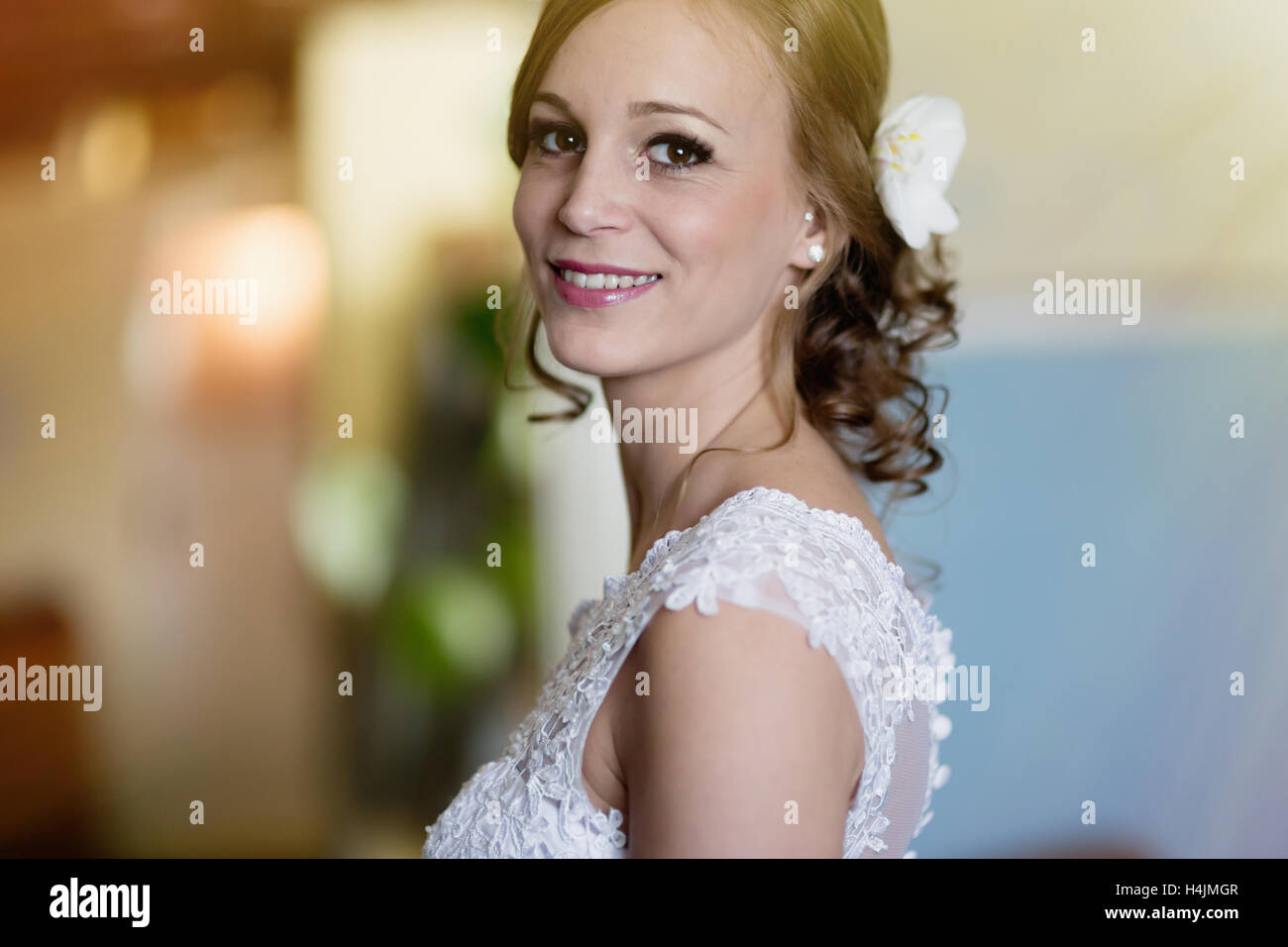 Beautiful happy bride before ceremony Stock Photo - Alamy