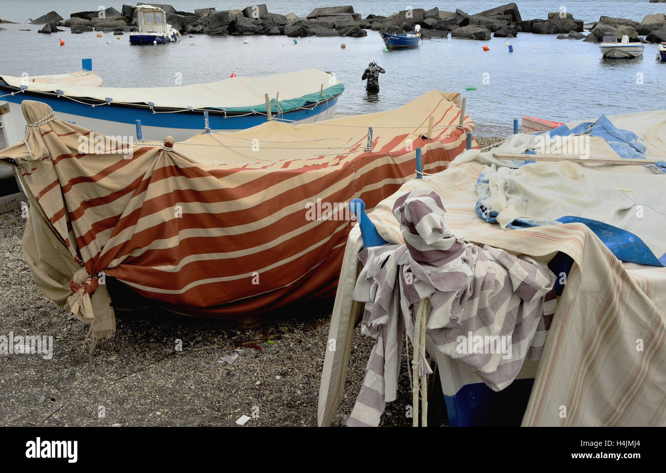 Covered boats moored sea sky boat hi-res stock photography and images ...