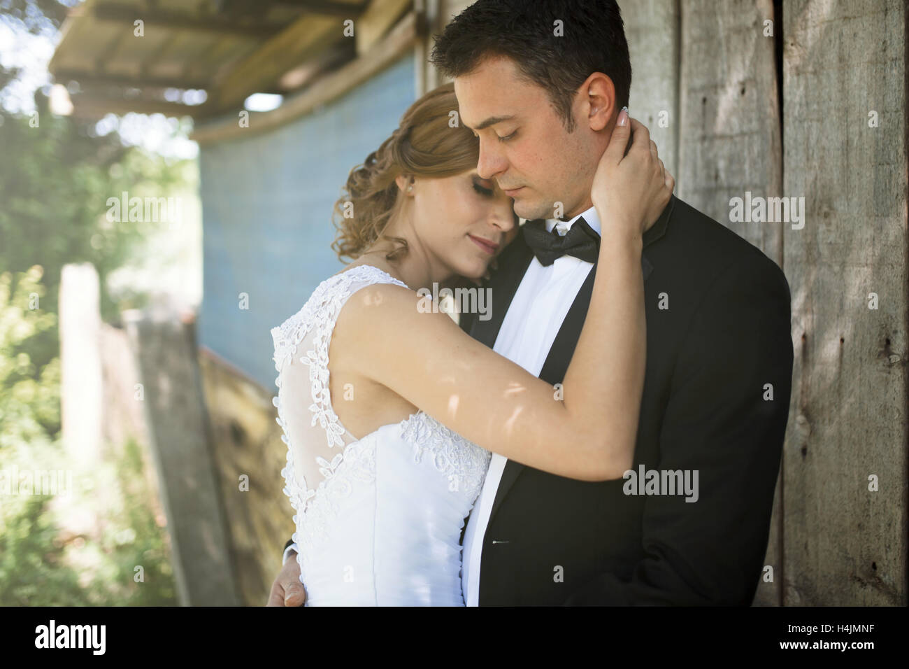 Beautiful bride and groom before wedding Stock Photo - Alamy