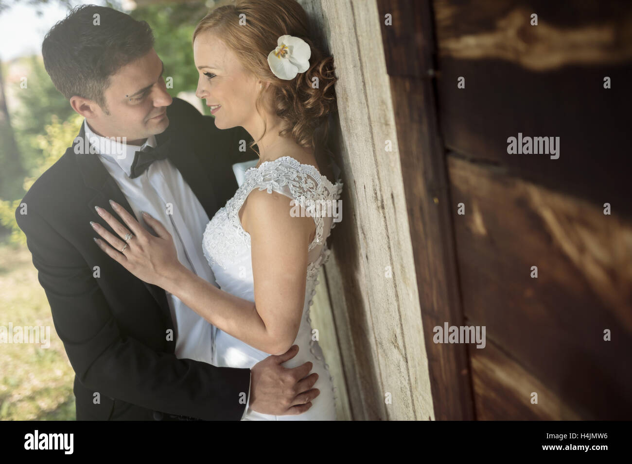 Beautiful bride and groom before wedding Stock Photo - Alamy