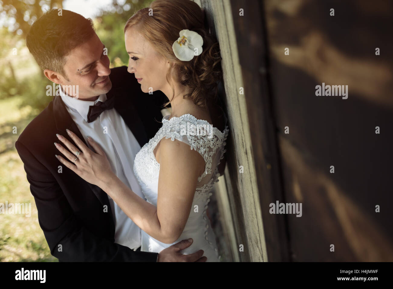Beautiful bride and groom before wedding Stock Photo - Alamy