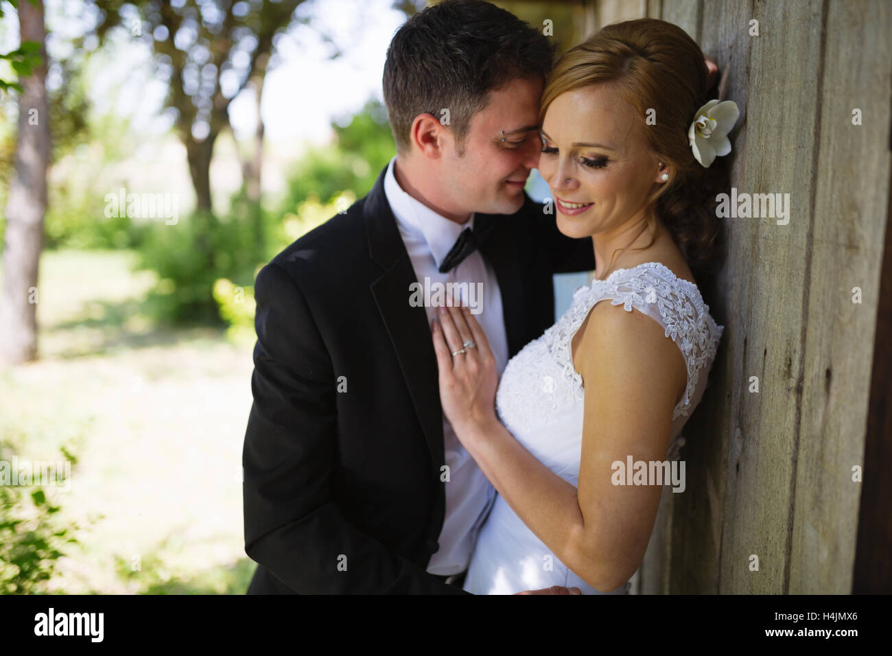 Beautiful bride and groom pre wedding shooting Stock Photo - Alamy