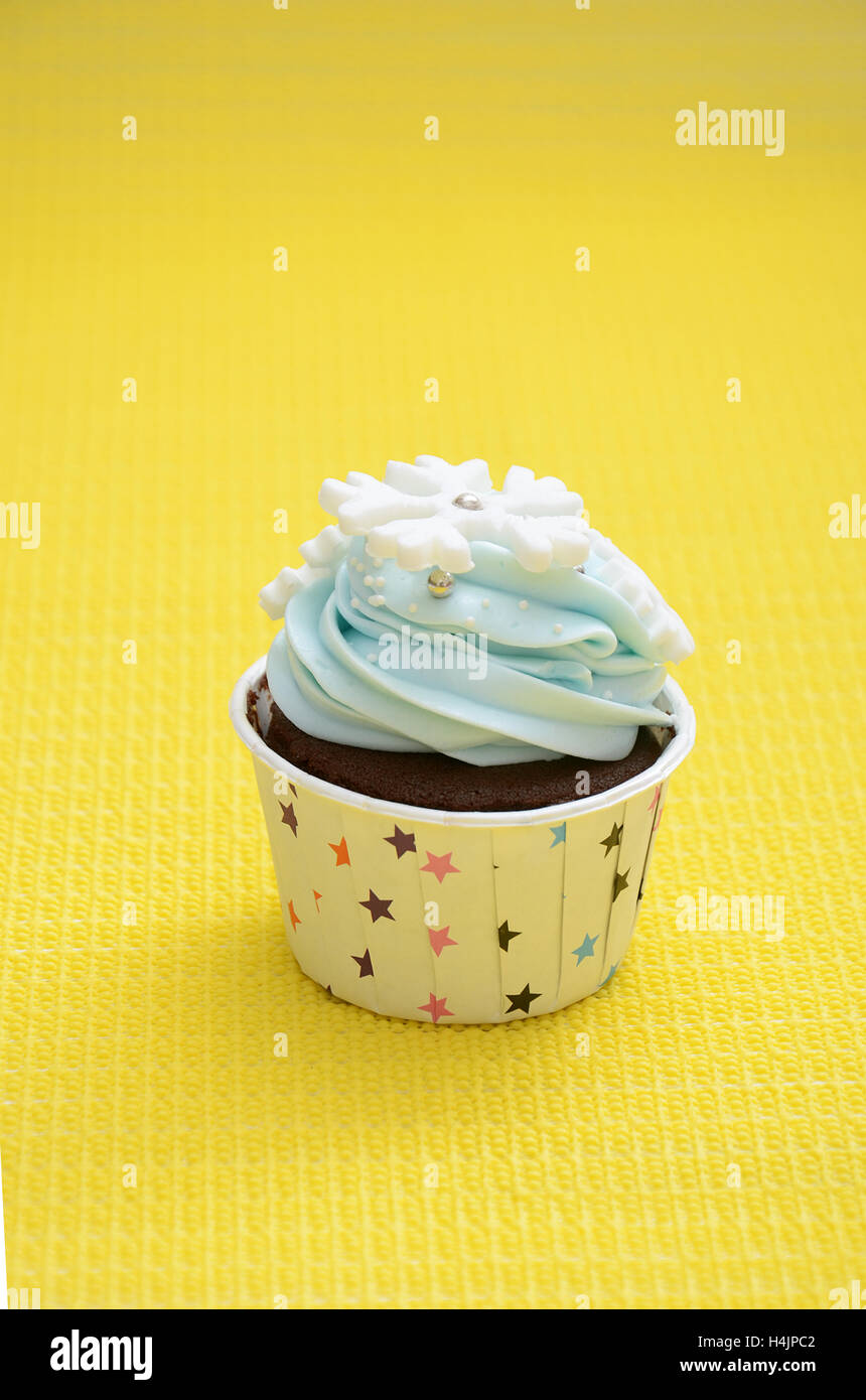 Blue frosting single birthday cupcake hi-res stock photography and ...