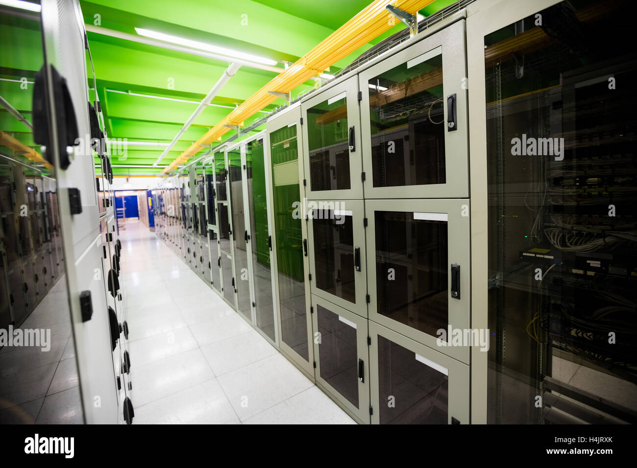 Data servers hi-res stock photography and images - Alamy