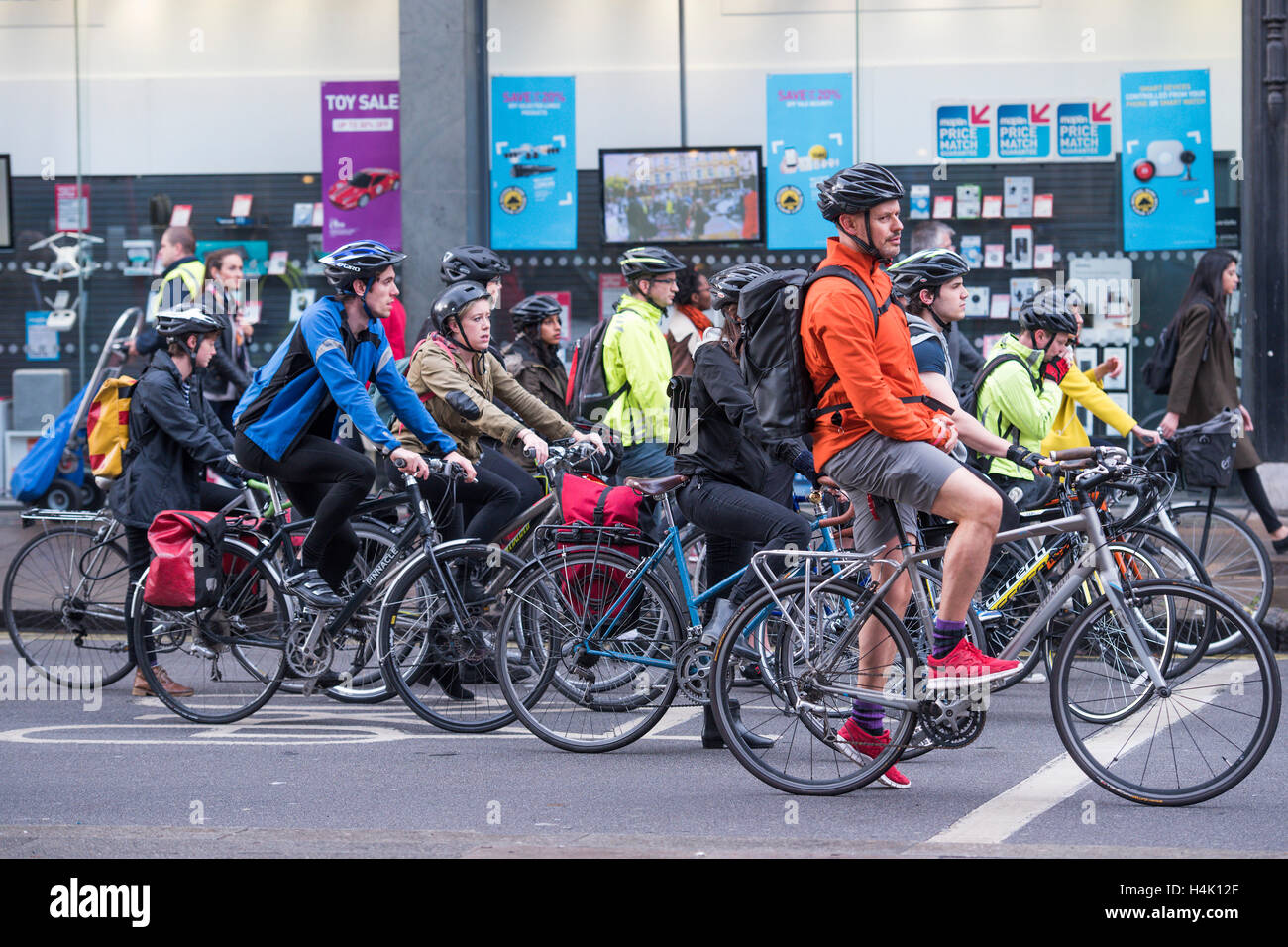 London bike junction hi-res stock photography and images - Alamy