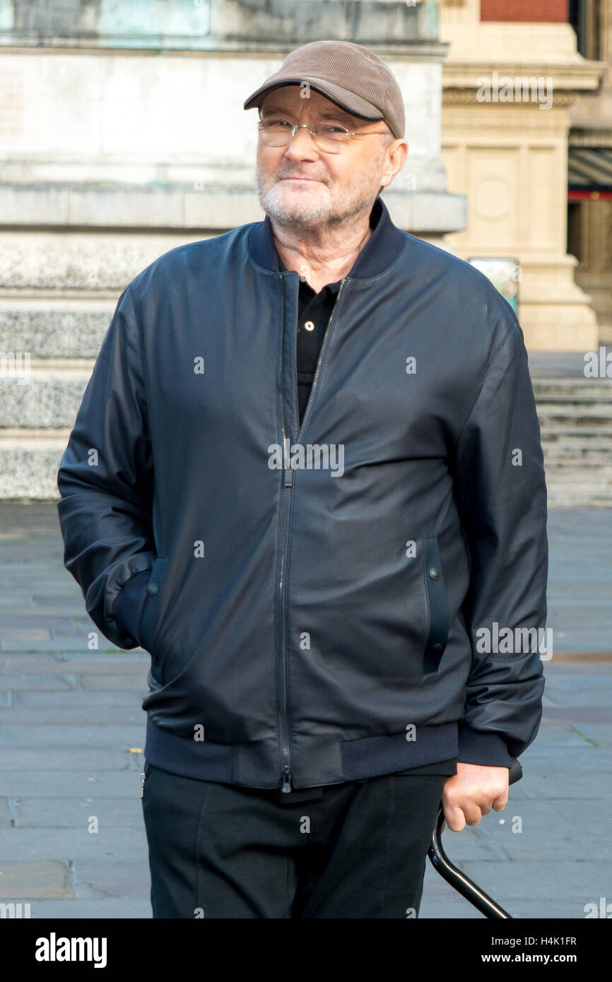London UK, 17th October 2016. British artist Phil Collins photocall and ...