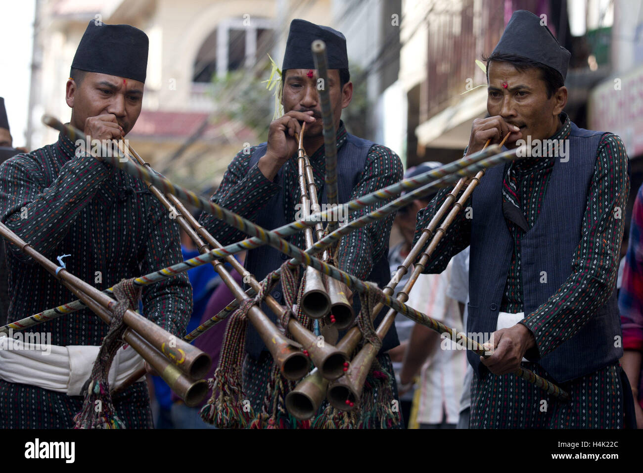 Play the pipes hi-res stock photography and images - Alamy