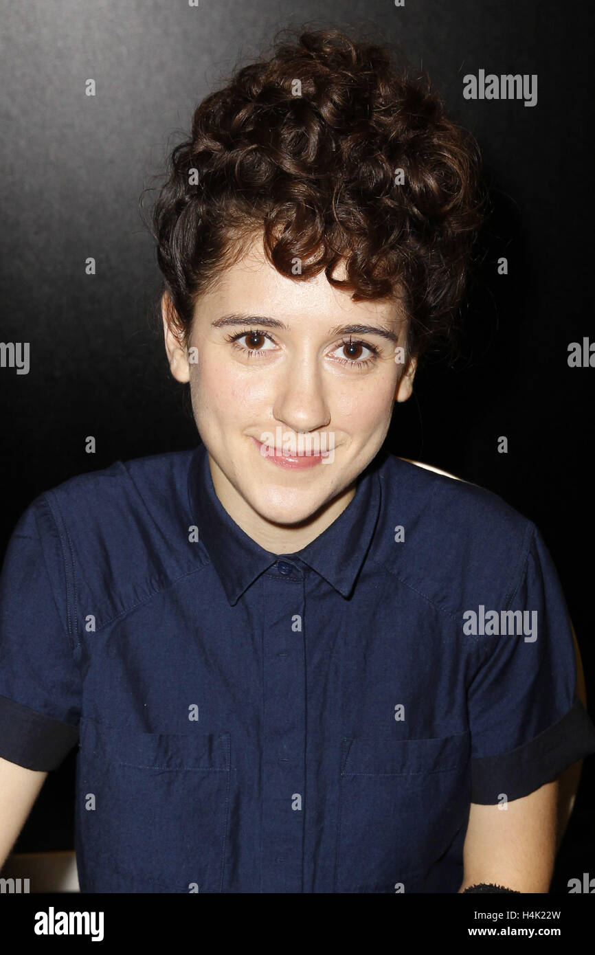 Ellie kendrick game of thrones hi-res stock photography and images - Alamy