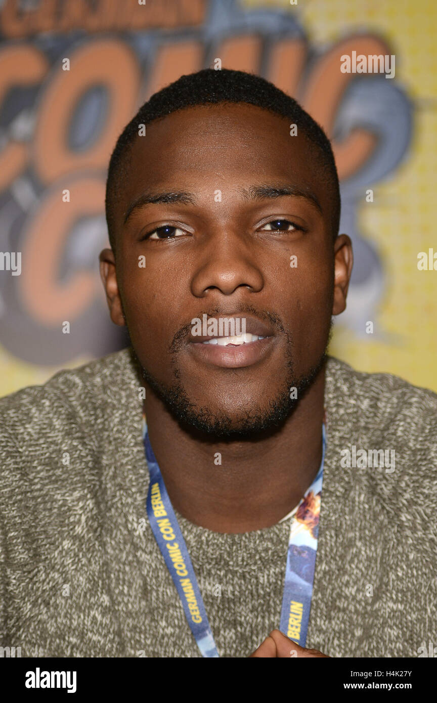 Tosin cole hi-res stock photography and images - Alamy