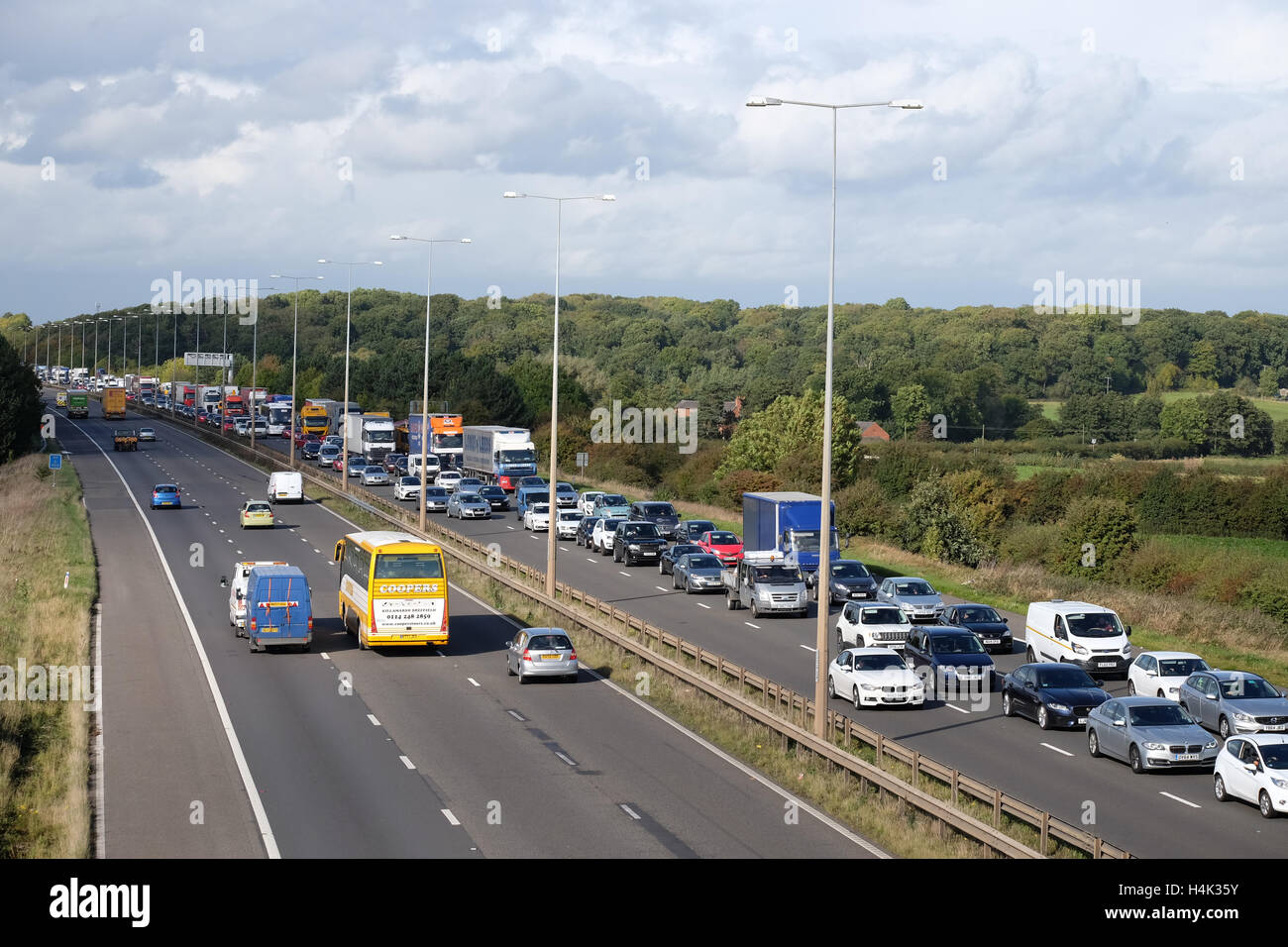 Lorry crashed into the central reservation on the m1 motorway between ...