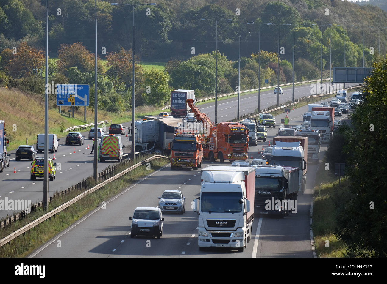 Lorry crashed into the central reservation on the m1 motorway between ...