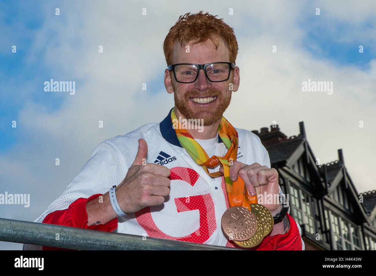 Team gb athletes return uk hi-res stock photography and images - Alamy