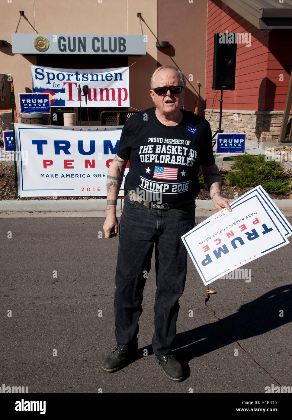 Donald trump jr gun hi-res stock photography and images - Alamy
