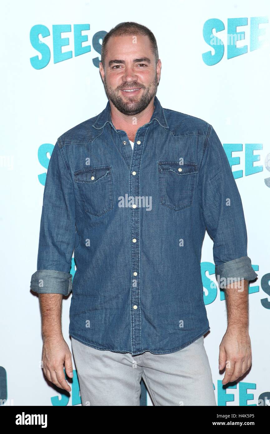 New York, NY, USA. 17th Oct, 2016. Ian Harvie attends the Premiere of ...