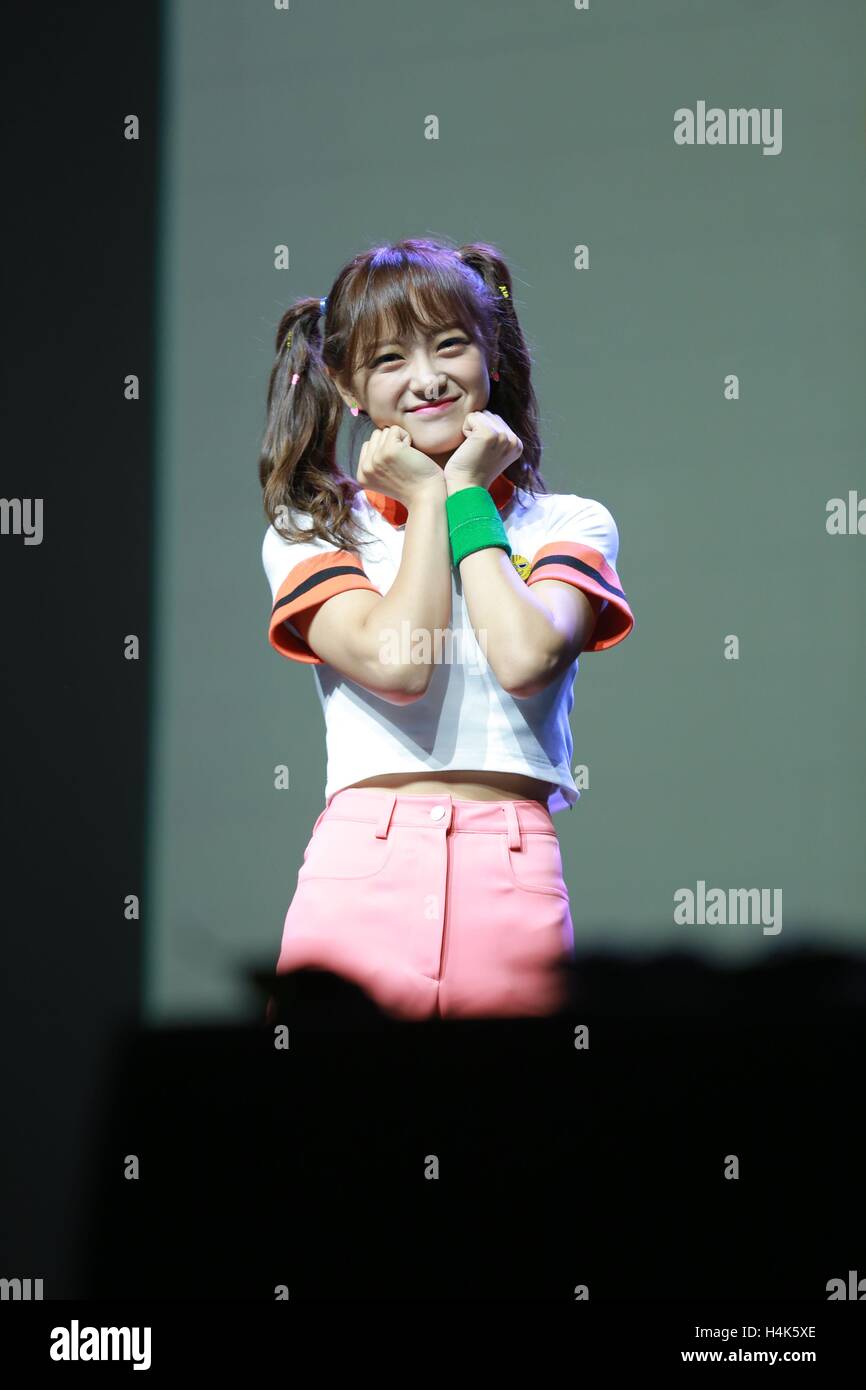 Seoul, Korea. 17th Oct, 2016. I.O.I hold showcase to promote their ...