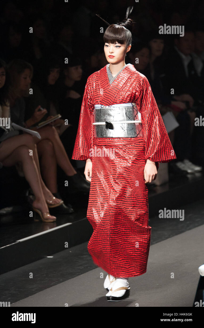 Tokyo, Japan. 17th October, 2016. Japanese rock star Yoshiki of band X ...