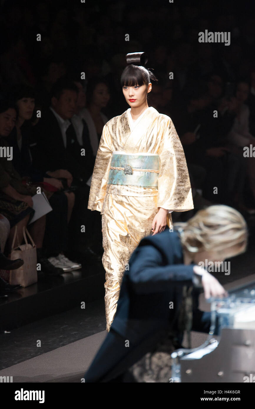 Tokyo, Japan. 17th October, 2016. Japanese rock star Yoshiki of band X ...