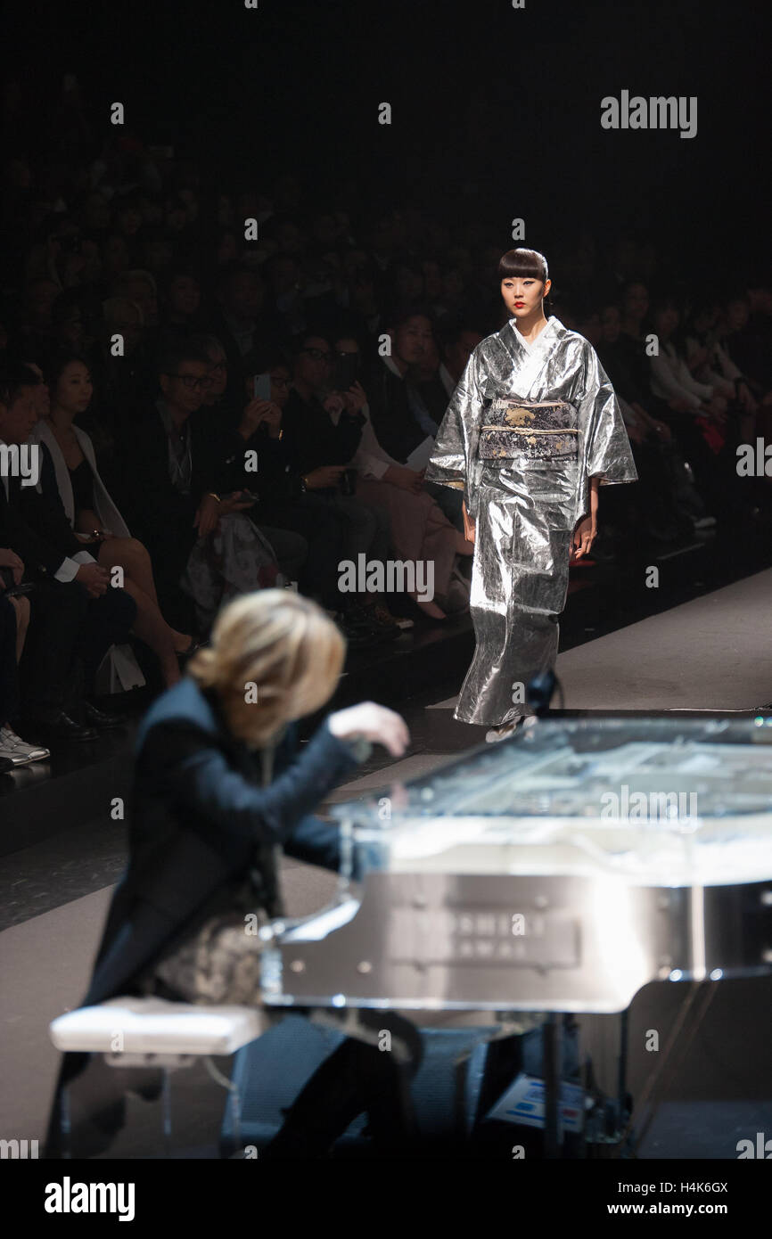 Tokyo, Japan. 17th October, 2016. Japanese rock star Yoshiki of band X ...