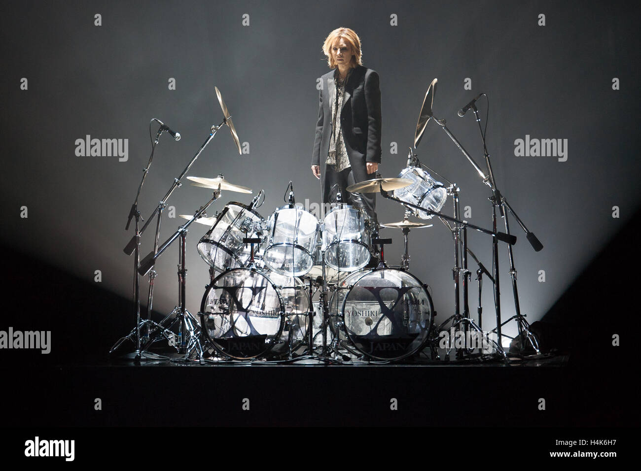 Tokyo, Japan. 17th October, 2016. Japanese rock star Yoshiki of band X ...