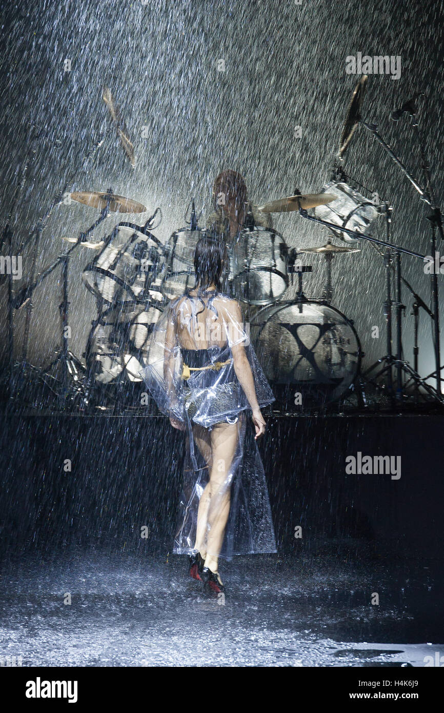 Tokyo, Japan. 17th October, 2016. Japanese rock star Yoshiki of band X ...