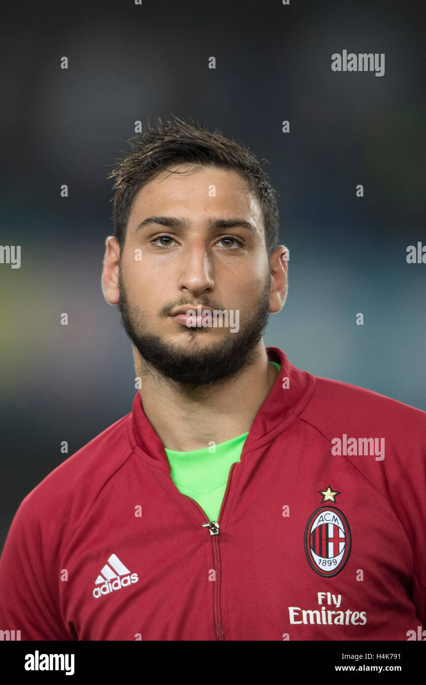 Gianluigi donnarumma ac milan serie hi-res stock photography and images ...