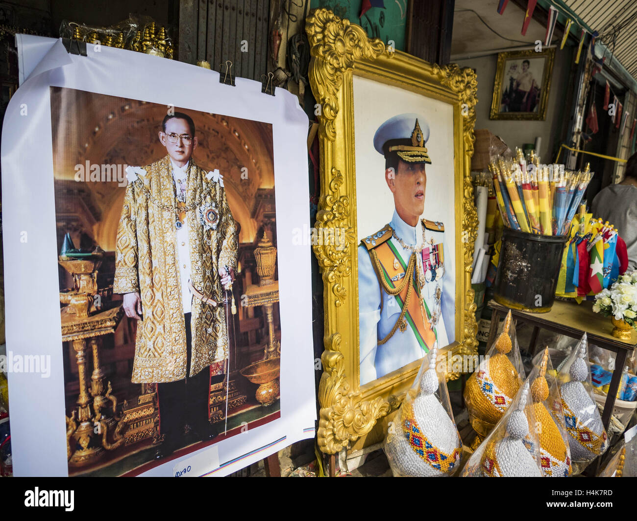 King rama ix maha bhumibol adulyadej hi-res stock photography and ...