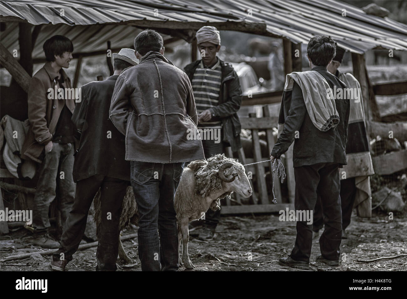 Liangshan yi autonomous prefecture hi-res stock photography and images ...