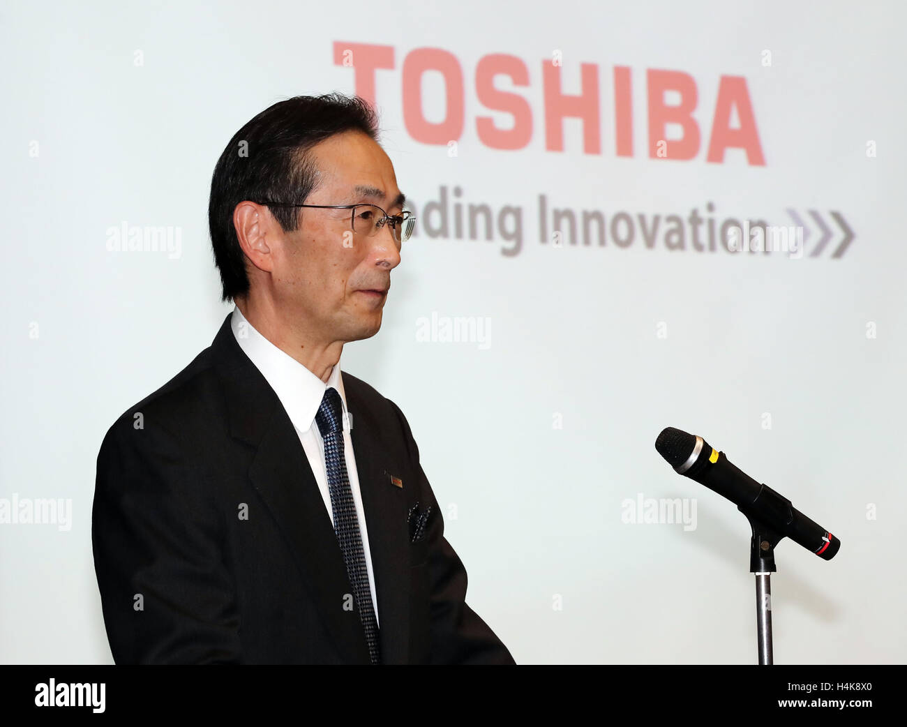 Tokyo, Japan. 18th Oct, 2016. Japan's troubled electronics giant Toshiba executive vice ...