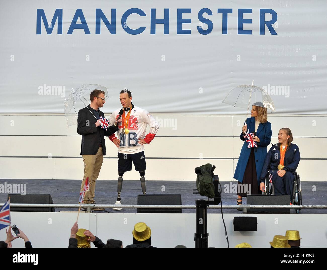 Manchester, UK. 17th Oct, 2016. Richard Whitehead (2nd left) and JJ ...