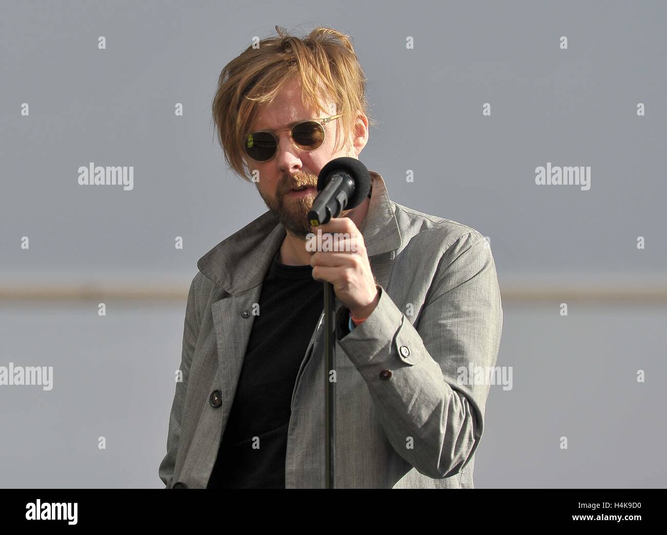 The kaiser cheifs hi-res stock photography and images - Alamy