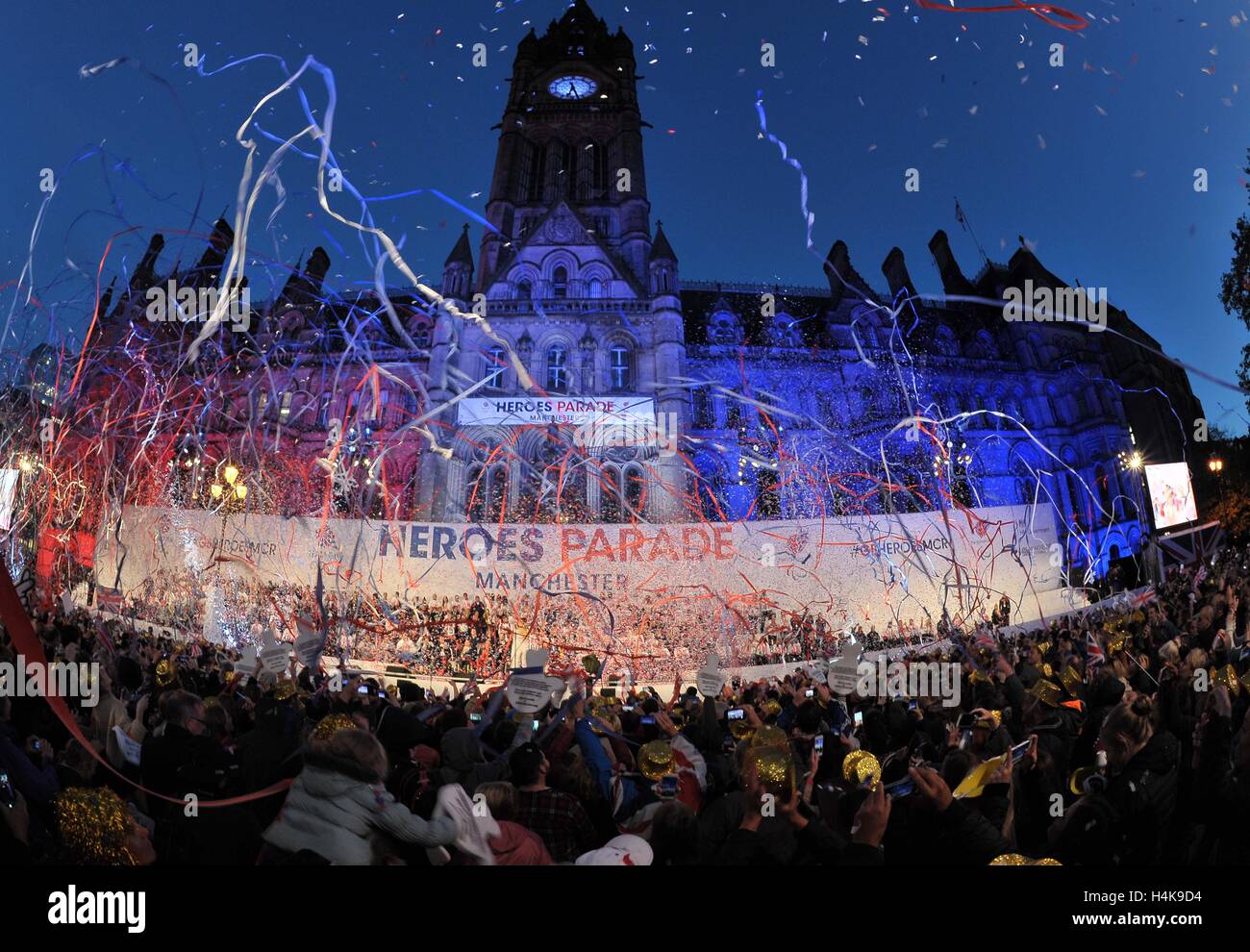 Confetti parade hi-res stock photography and images - Alamy