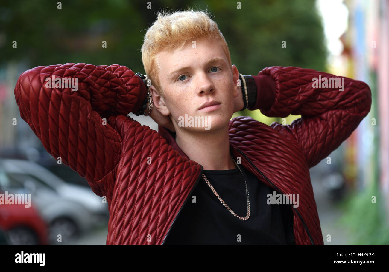 Exclusive: The artist Leon Loewentraut poses during a photo shooting in ...