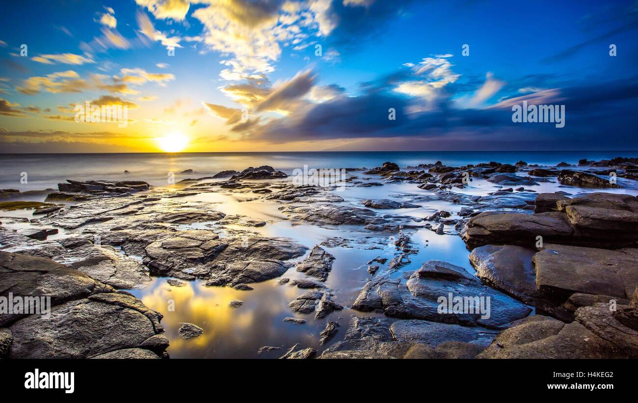 Beautiful Scene of Sea shore With Lovely Rocks Stock Photo - Alamy