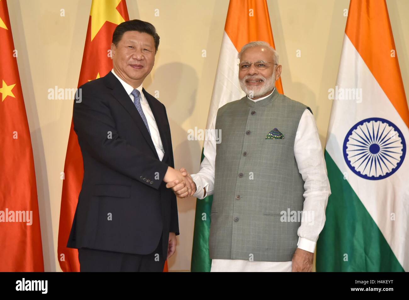 Indian Prime Minister Narendra Modi welcomes Chinese President Xi ...