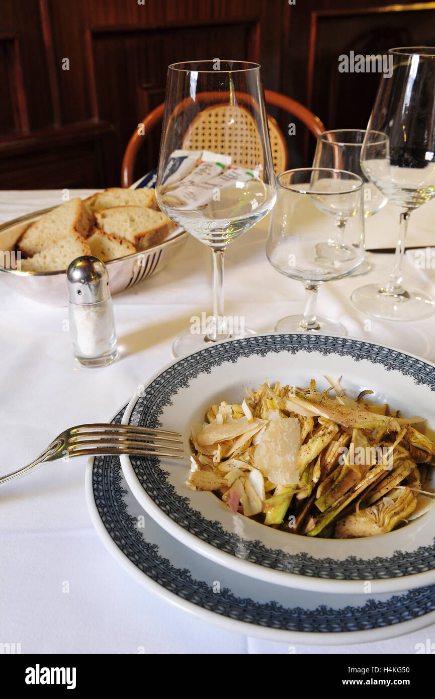 Artichoke salad, Piperno restaurant, Rome Stock Photo - Alamy