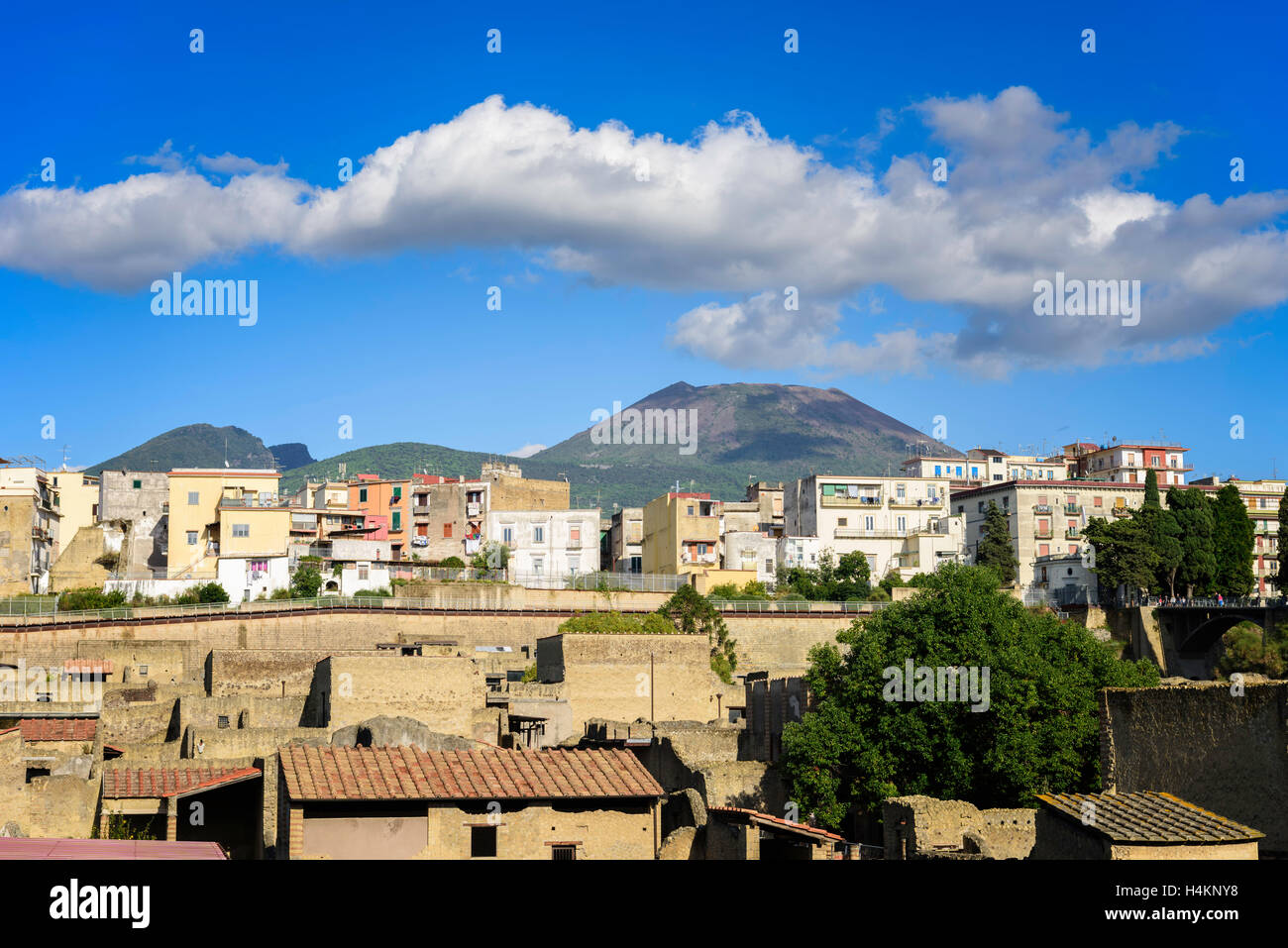 Herculaneum italy vesuvius hi-res stock photography and images - Alamy