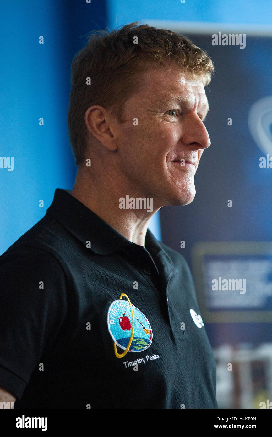 Happy Astronauts High Resolution Stock Photography and Images - Alamy