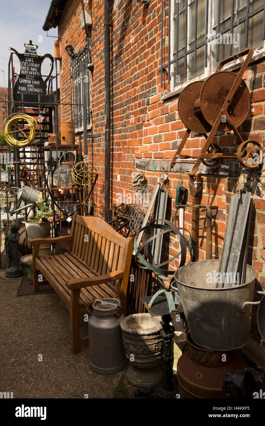 England, Berkshire, Hungerford, High Street, Hungerford Arcade, outside ...