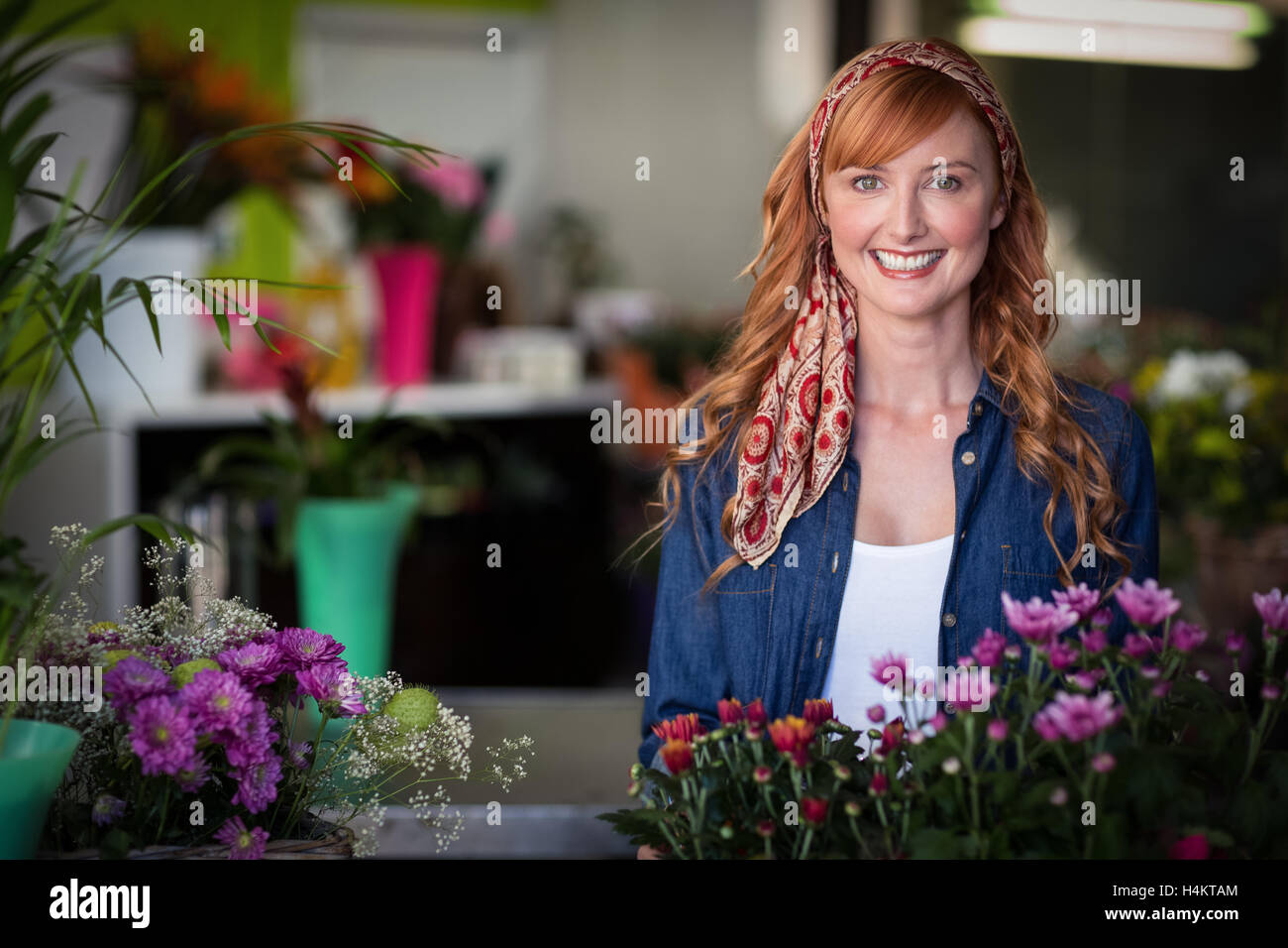 Female with flower hi-res stock photography and images - Alamy