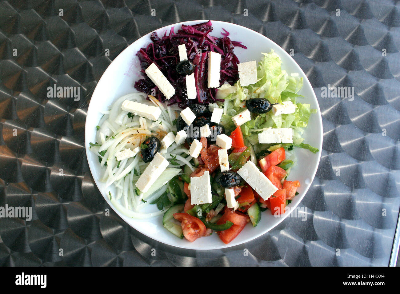 Turkish Shepherd's Salad / Greek Salad Stock Photo - Alamy