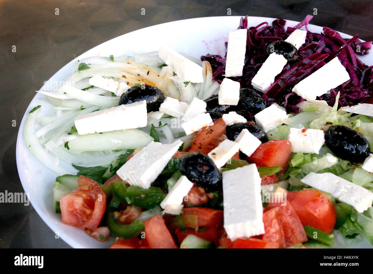 Turkish Shepherd's Salad / Greek Salad Stock Photo - Alamy