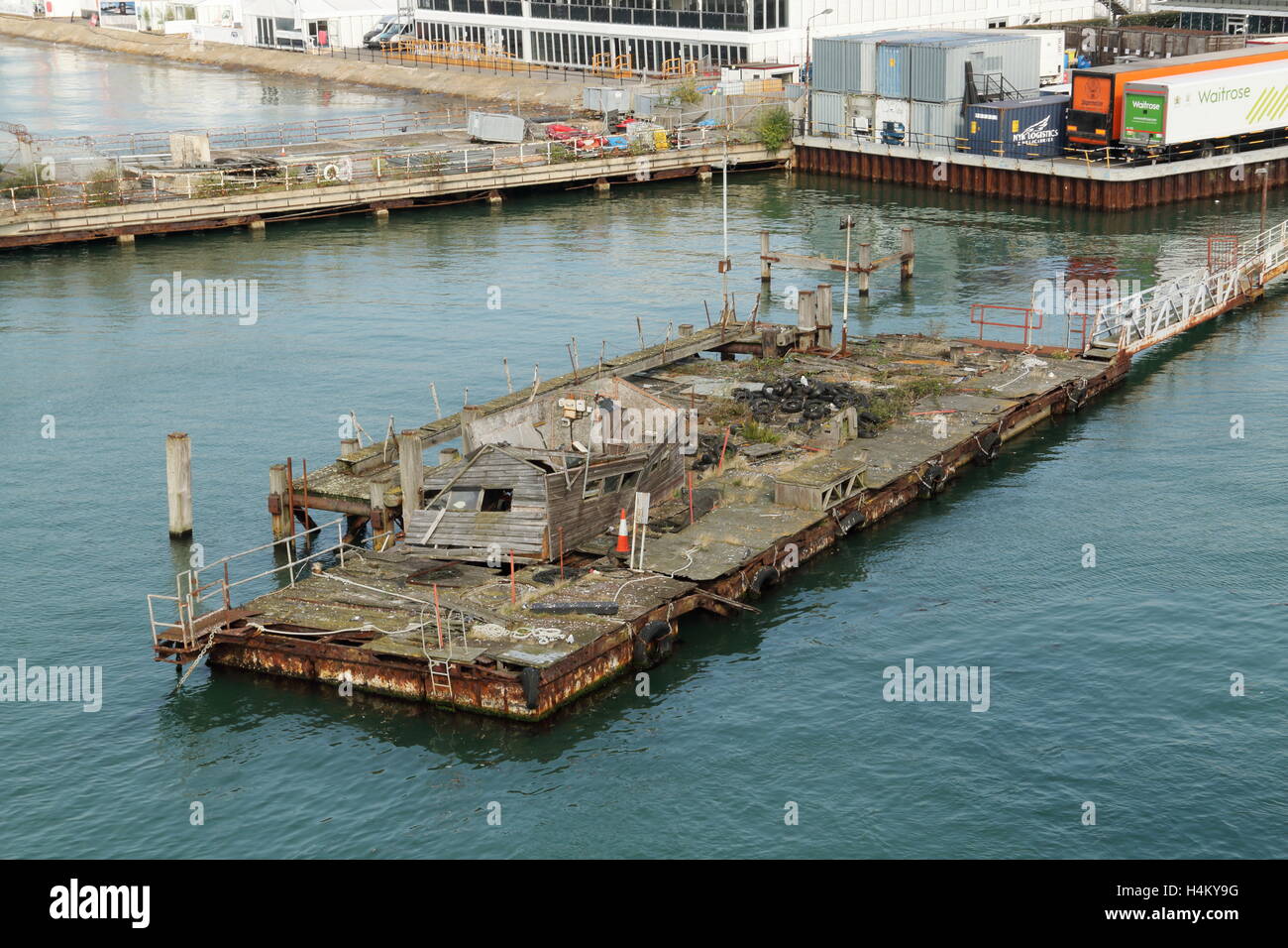 Old southampton docks hi-res stock photography and images - Alamy