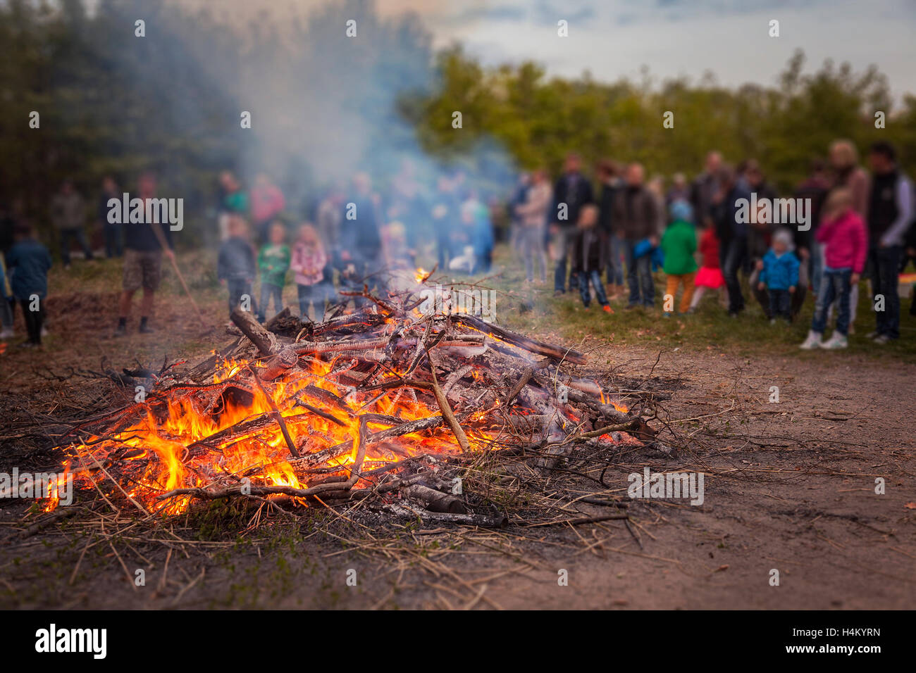 Bonfire night family hi-res stock photography and images - Alamy