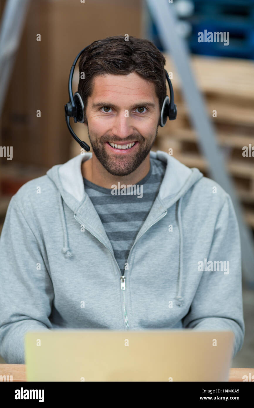 Laptop packaging hi-res stock photography and images - Alamy