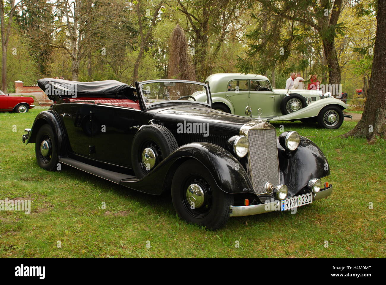 Mercedes benz 320 hi-res stock photography and images - Alamy
