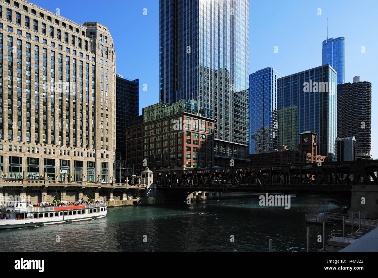 Chicago downtown view hi-res stock photography and images - Alamy