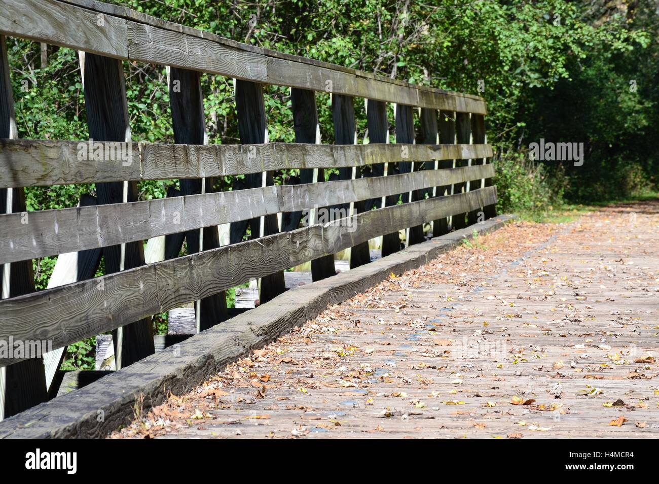 Wood bridge railing hi-res stock photography and images - Alamy