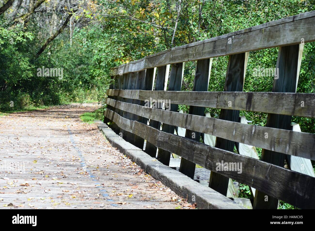 Wood bridge railing hi-res stock photography and images - Alamy