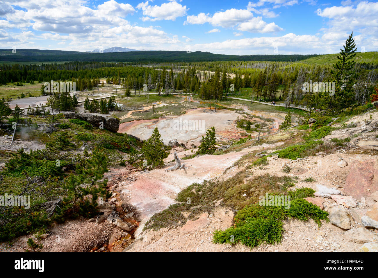 Yellowstone national park landscape hi-res stock photography and images ...